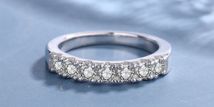 Lapis Emas 18K - 7-Stone Circle Shaped Moissanite Ring 7x0.1 Carat oleh ...