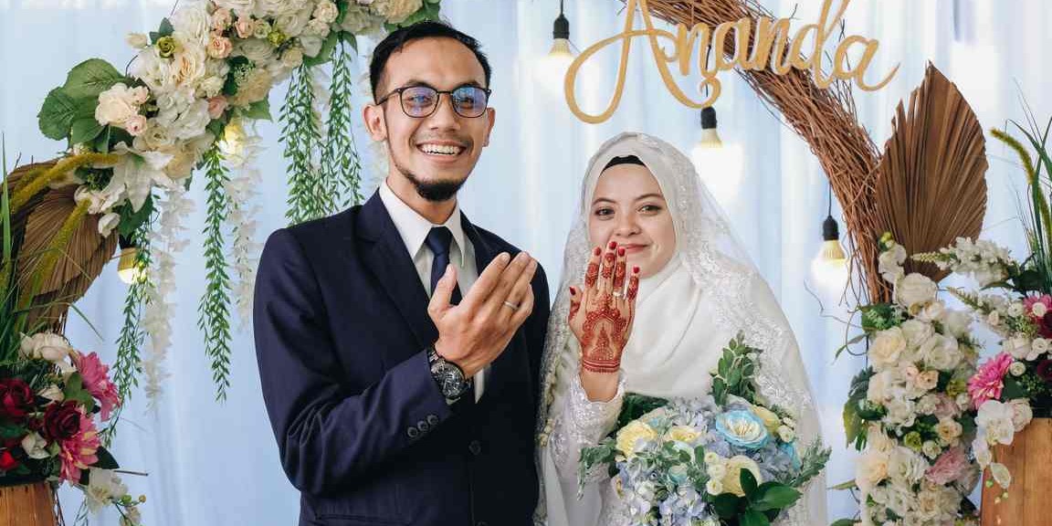 Akad Only Service Gold by Loudlight Photo | Bridestory Store