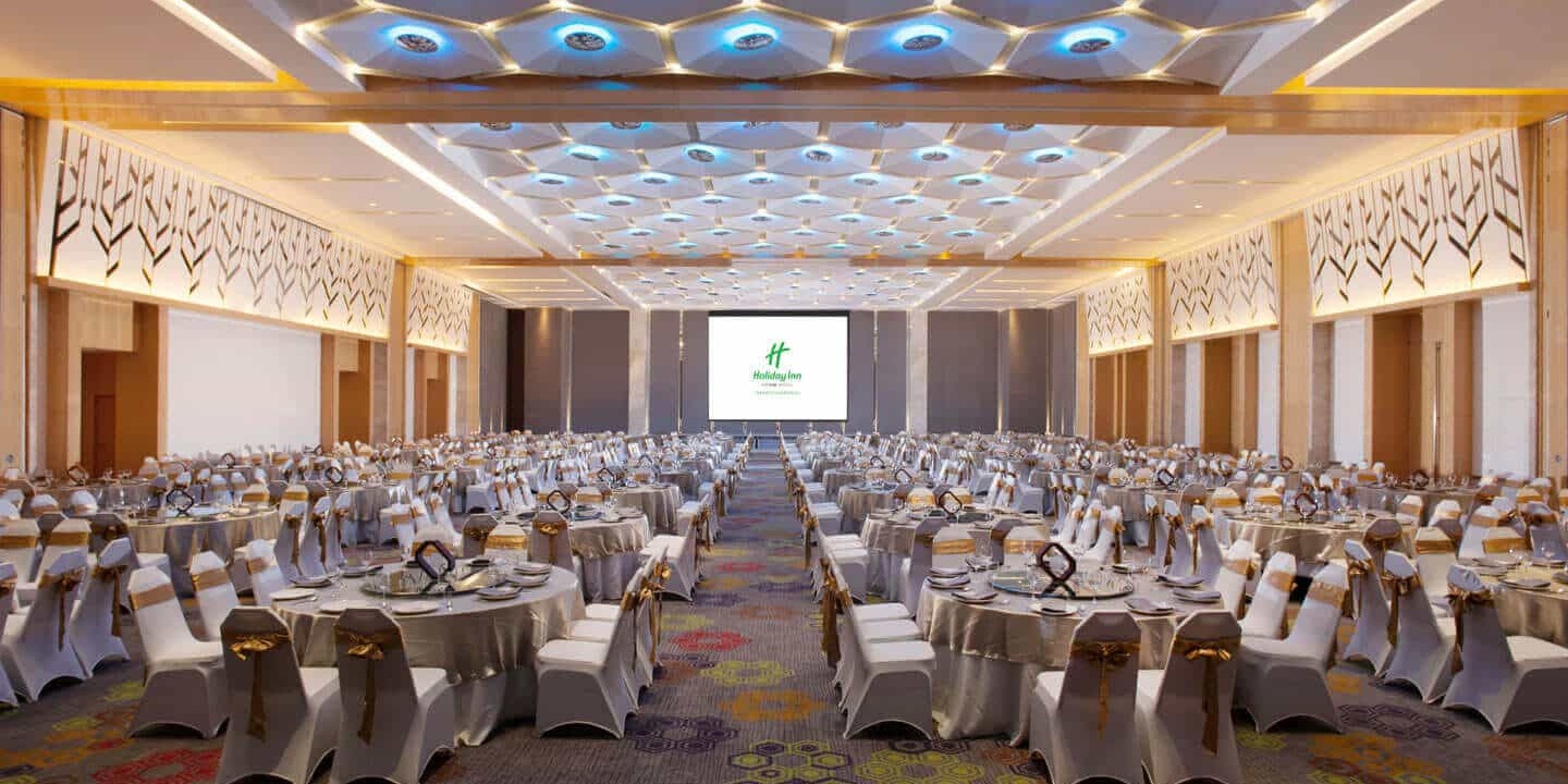 HOLIDAY INN KEMAYORAN (PAKET PERNIKAHAN ALL-IN NEW NORMAL) oleh Alissha ...