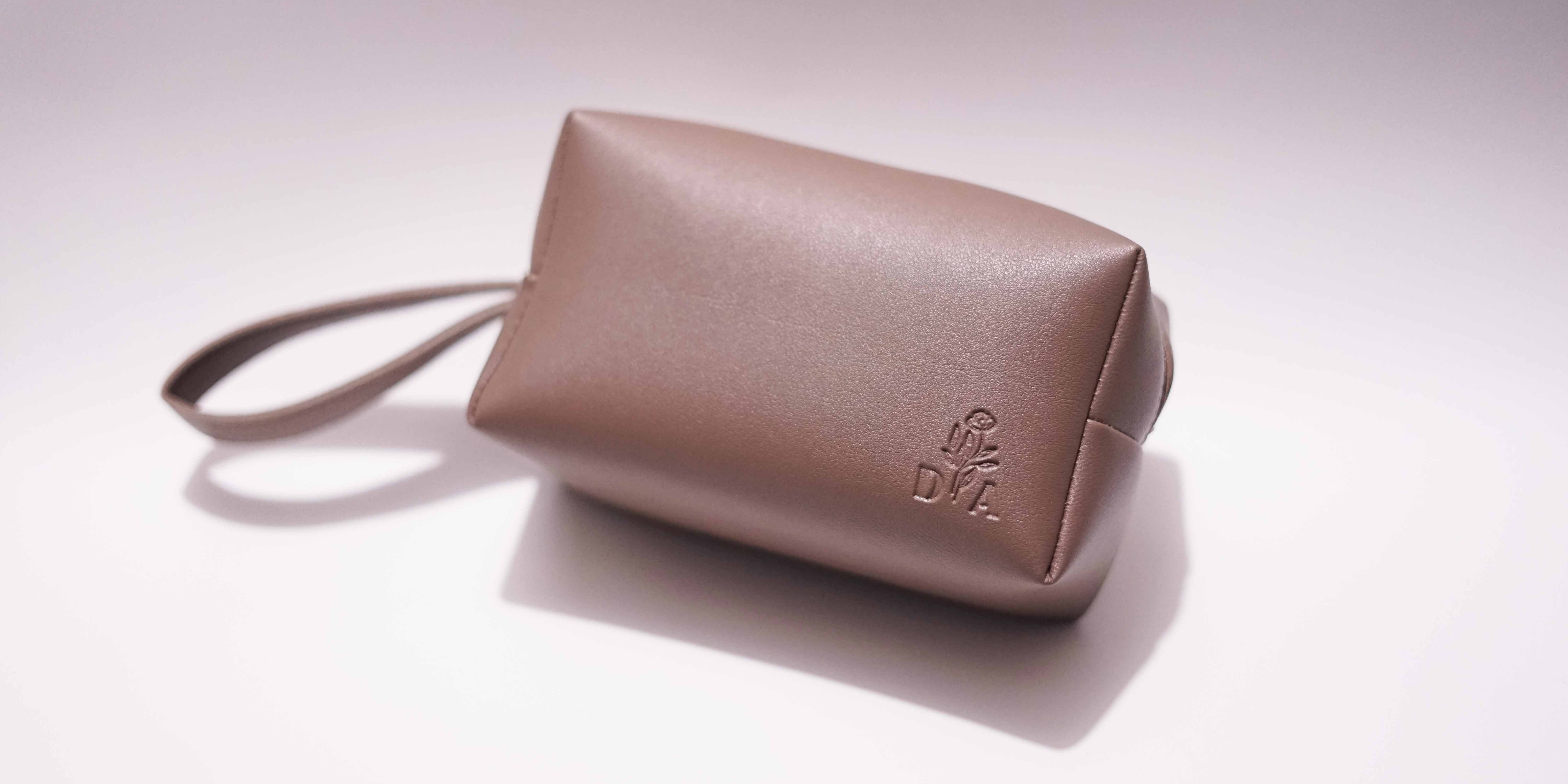 Souvenir Boxy Pouch oleh Souvenir indonesia | Bridestory Store