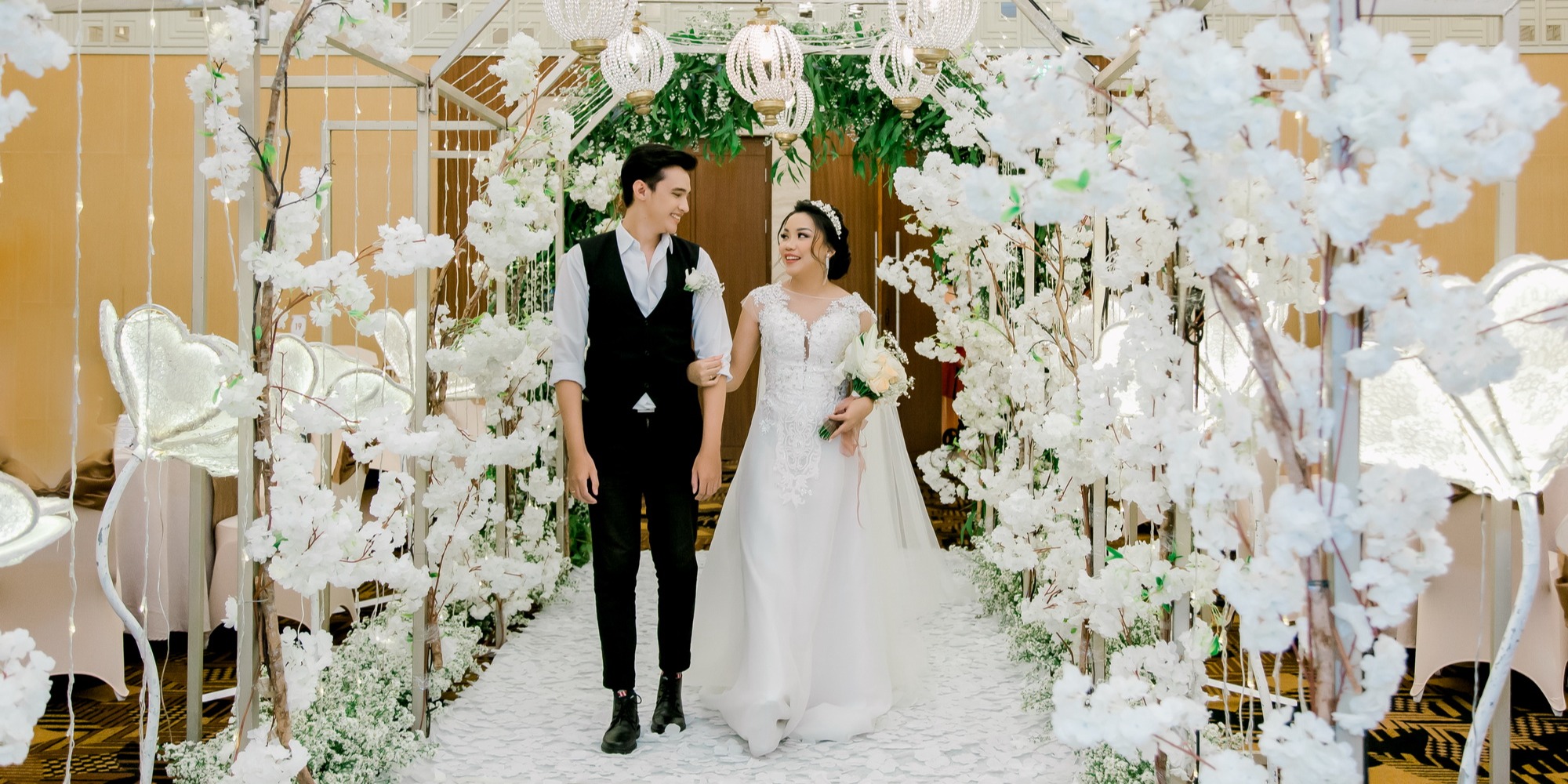 Wedding Reception at Royal Ambarrukmo Hotel Yogyakarta by Kapulaga Wedding Planner | Bridestory ...