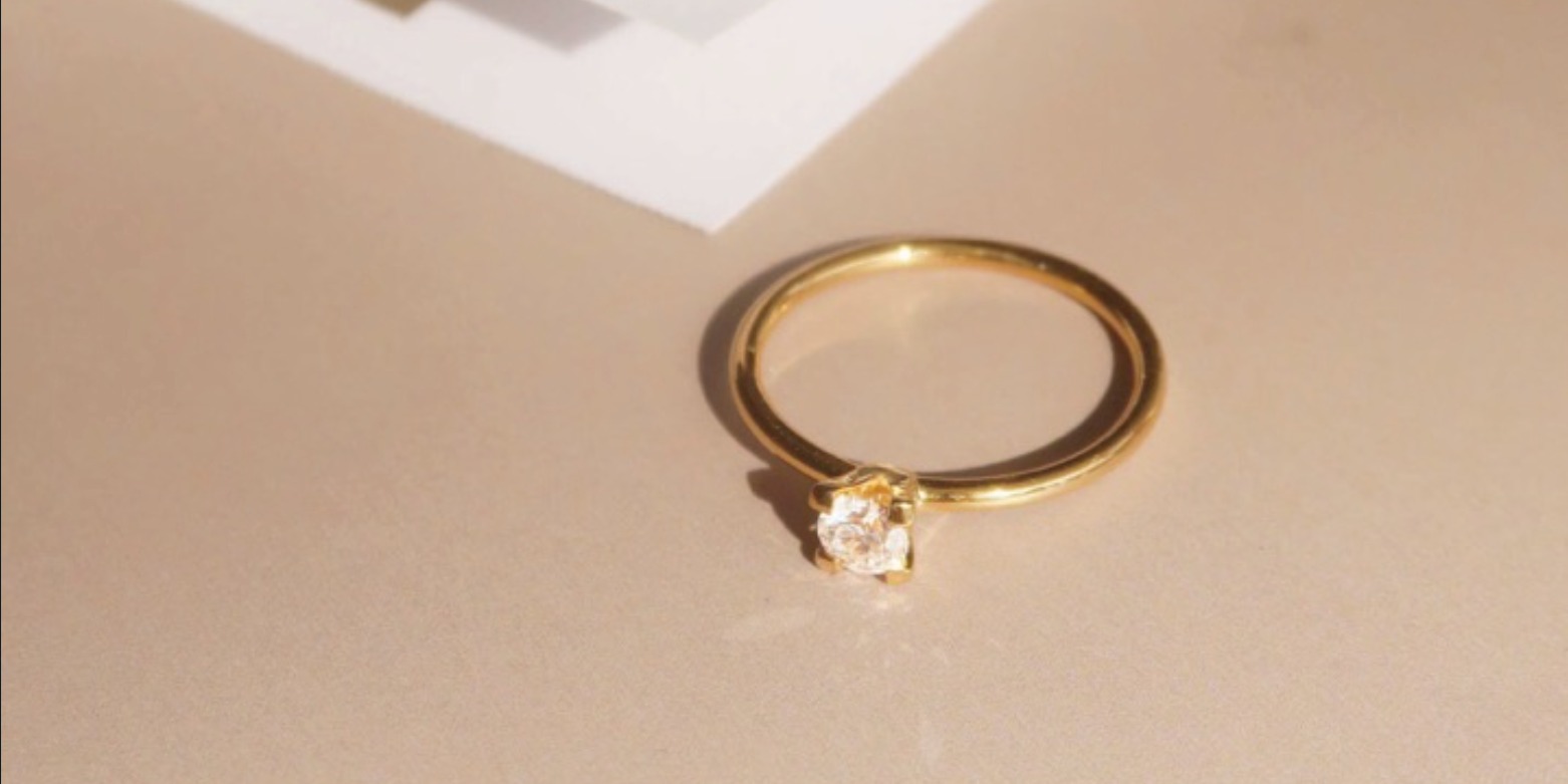 Simple Solitaire Ring by Medividi Eterna | Bridestory Store