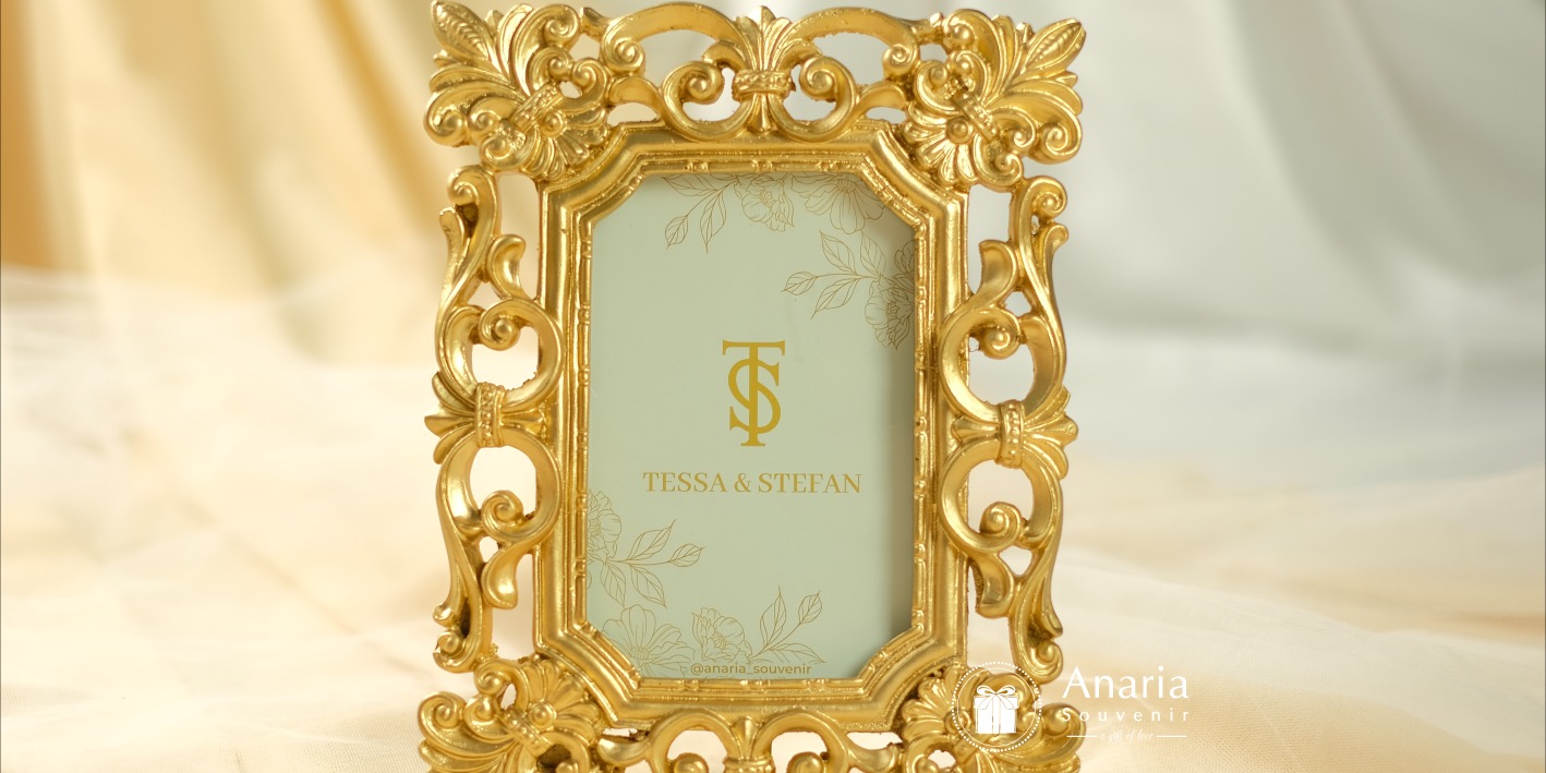 Priscilla Photo Frame | Souvenir Pernikahan VIP Wedding Gift Gold oleh ...