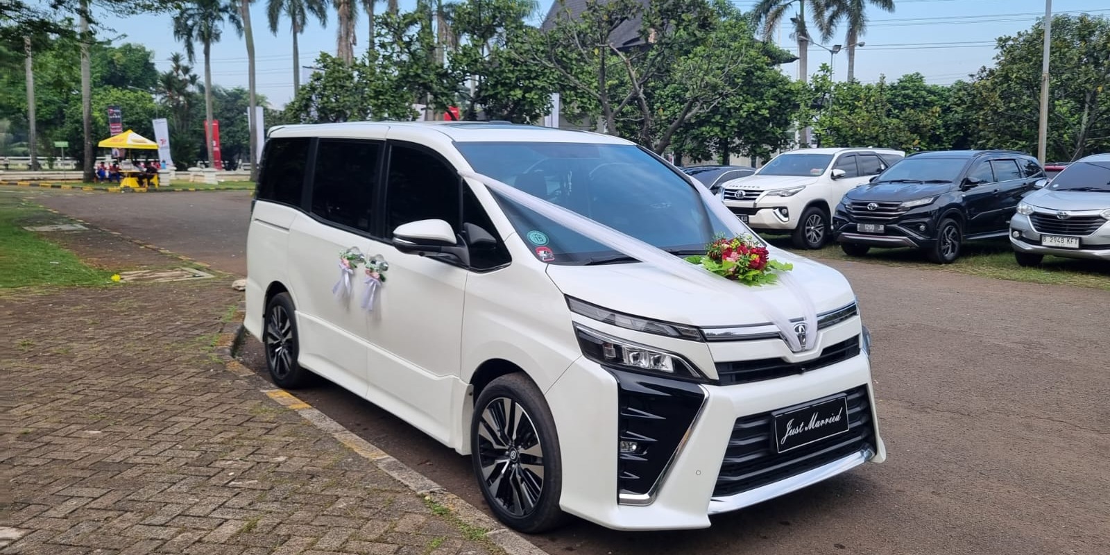 Toyota Voxy oleh Volksgraph Wedding Car | Bridestory Store