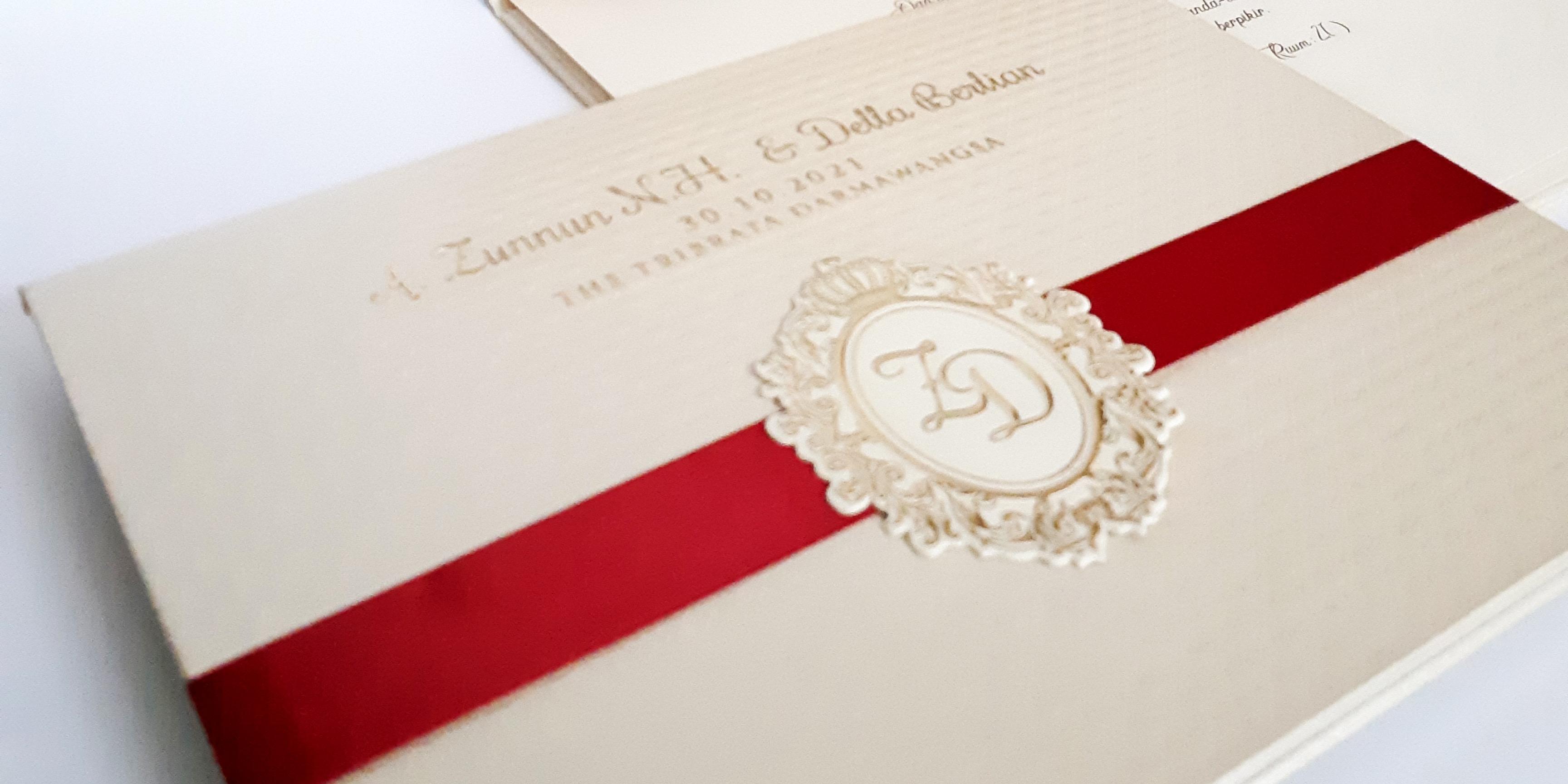 Elegant Bookstyle Invitation 20 oleh Icreation | Bridestory Store