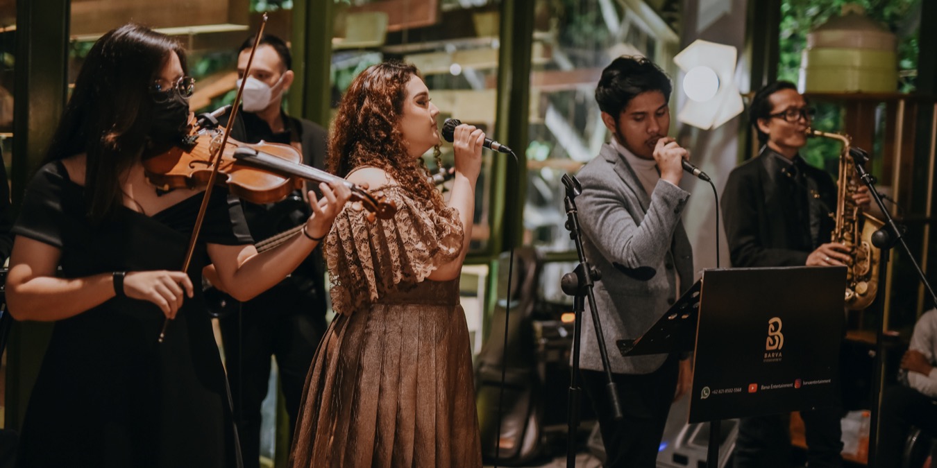 Romance (Band) oleh Barva Entertainment | Bridestory Store