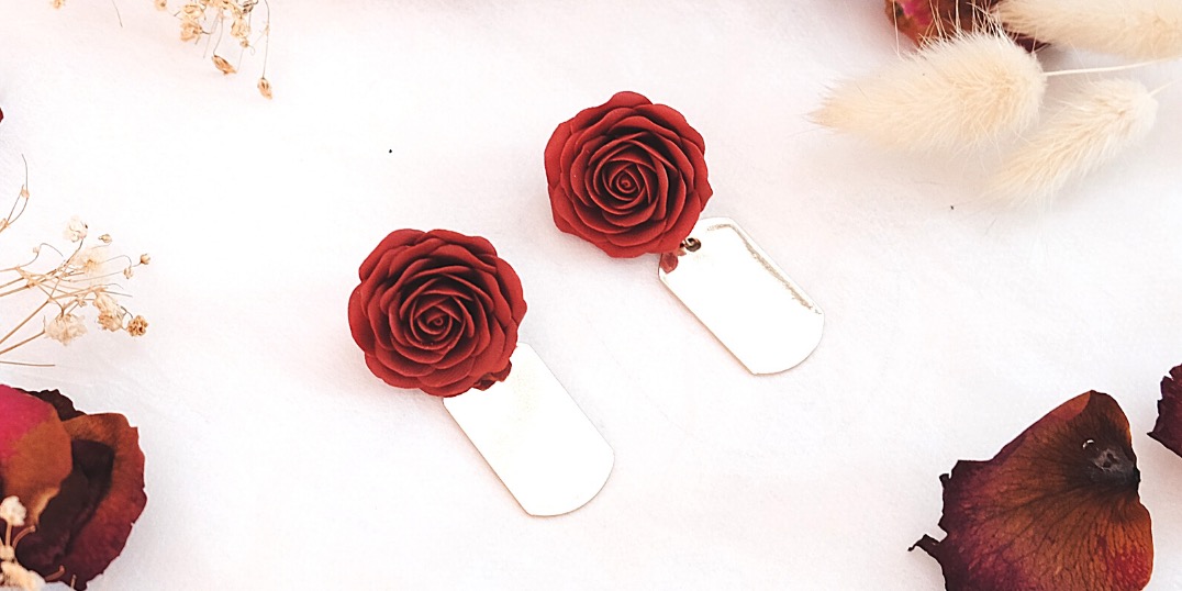 Gold Under The Rose Earrings oleh Rahel W Signature | Bridestory Store