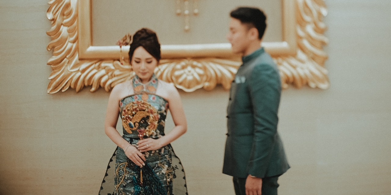 EMBROIDERED CHEONGSAM FOR SANGJIT/ ENGAGEMENT oleh Atelier Husodo ...