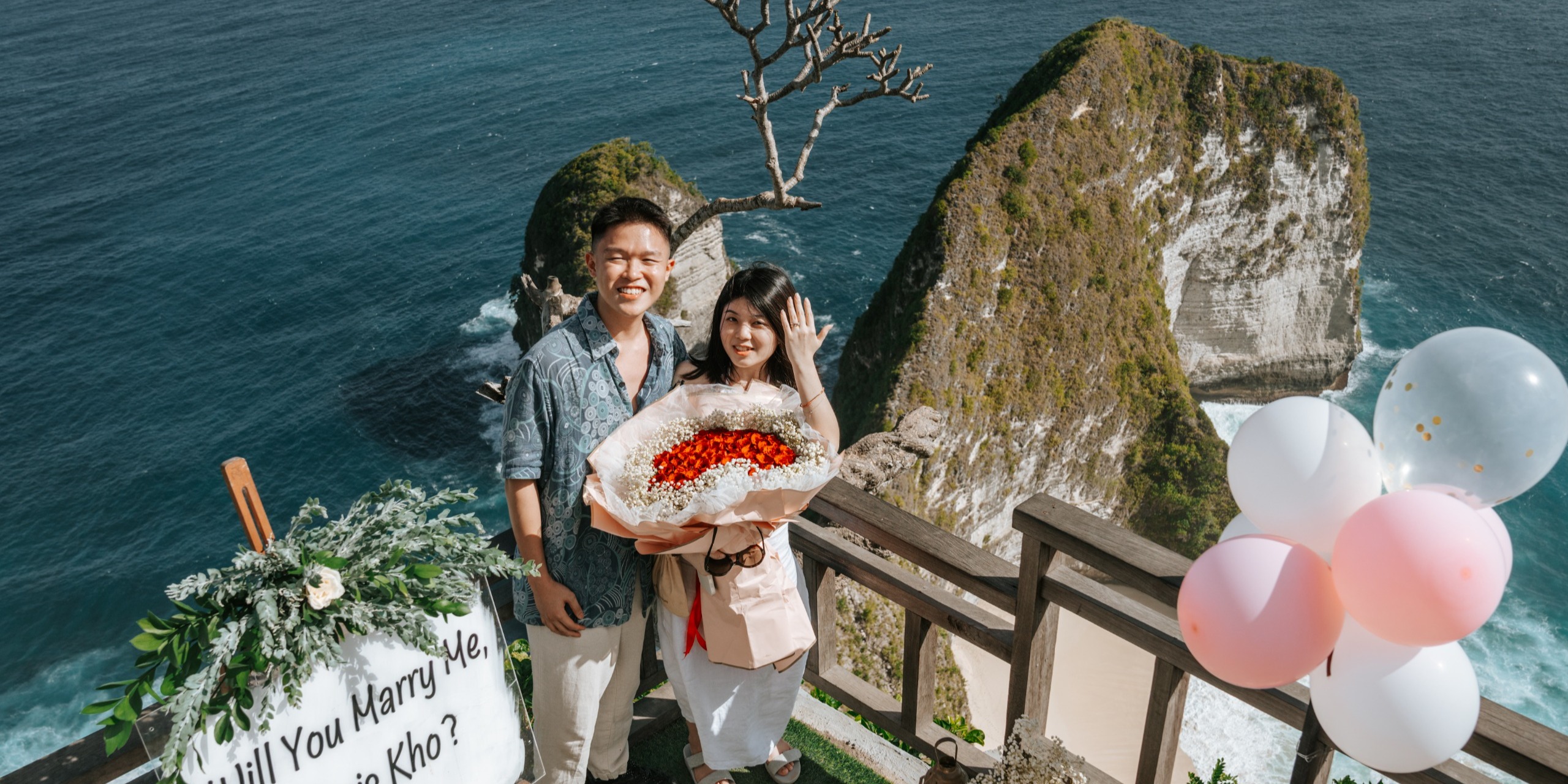 Destination Wedding Proposal at Cliff Side Nusa Penida by Vilia Wedding ...
