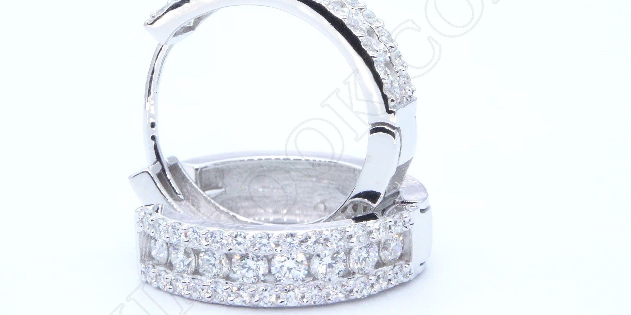 Anting Berlian Hoop BK18K020-00022 oleh Kimfook Jewelry | Bridestory Store