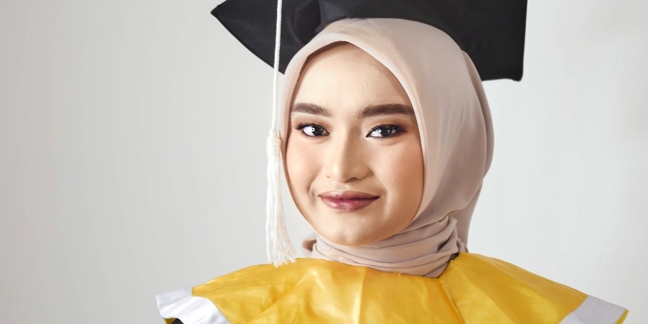 Makeup Wisuda oleh Makeup Rinsil | Bridestory Store
