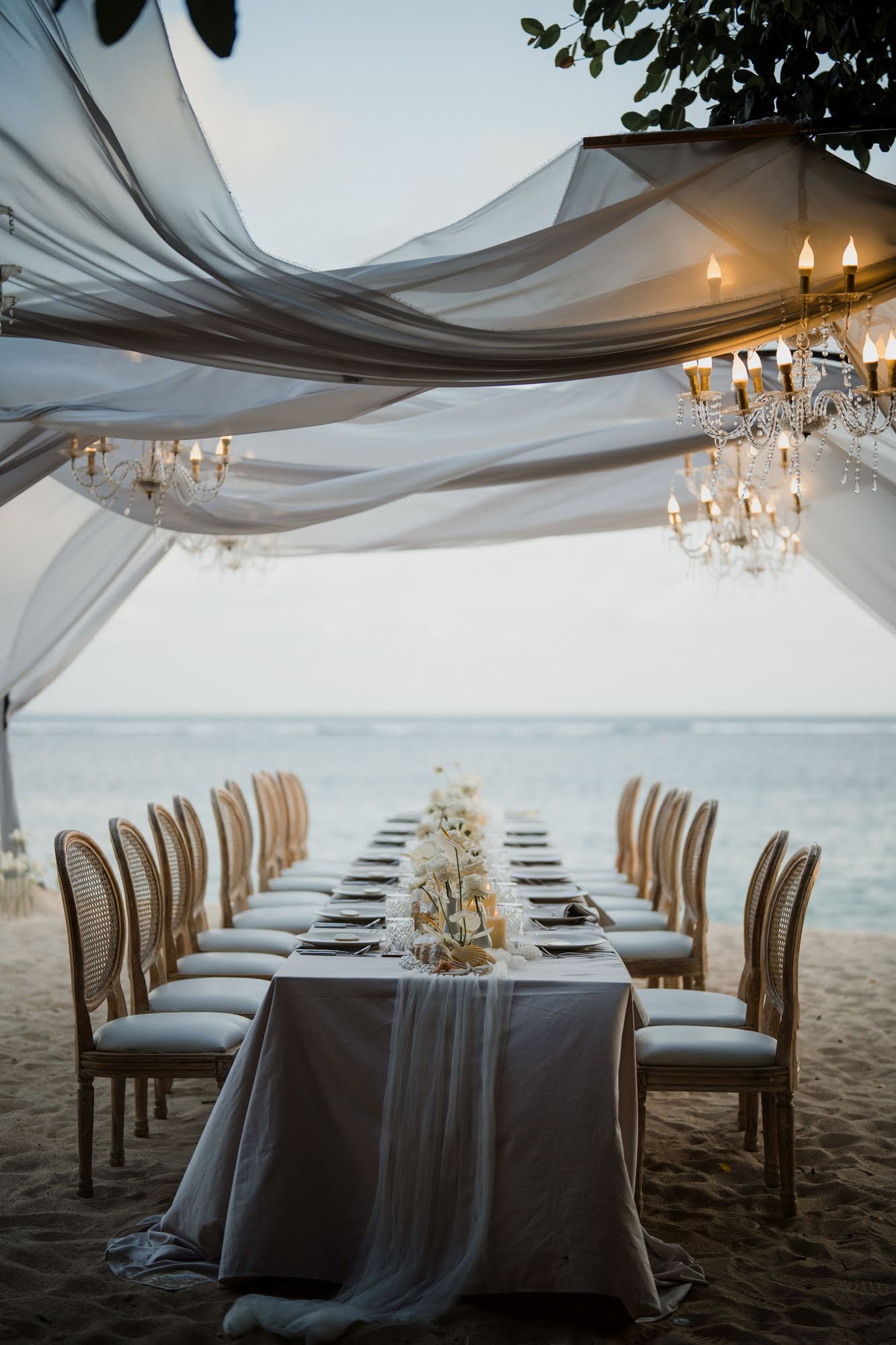 Seaside Soiree at Samabe Resort by Silverdust Decoration | Bridestory.com