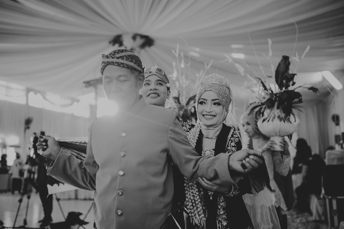 G & S Wedding Day by Le Famille Photography | Bridestory.com