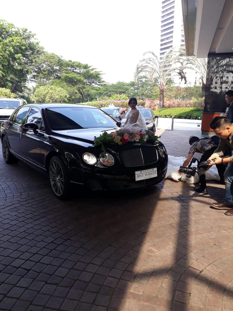 Mobil Bentley by LUXURY RENTALS | Bridestory.com