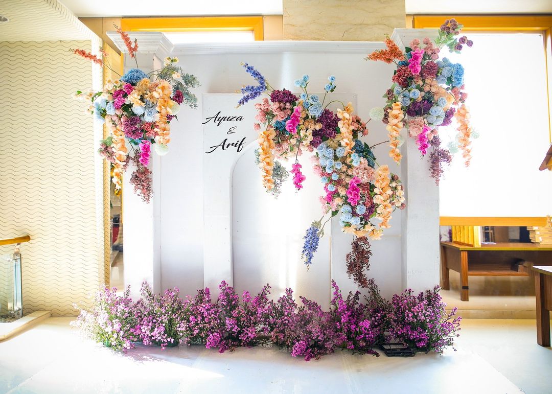 The Fantastic Glamour Ballroom Decoration | Rayain Aja Florist and ...