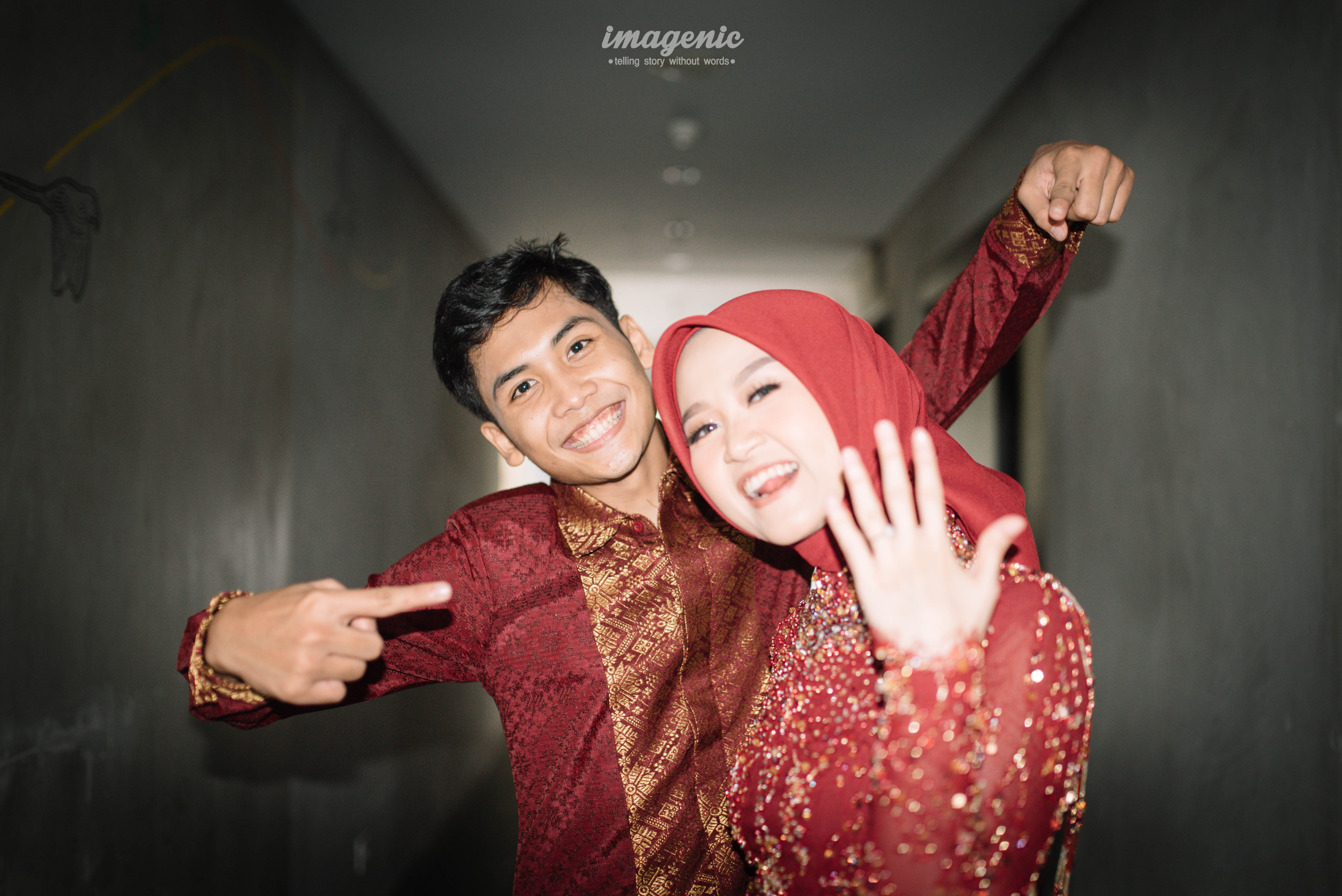 Potret Bahagia Pertunangan Komika Bintang Emon dengan Alca Octaviani - Bridestory Blog