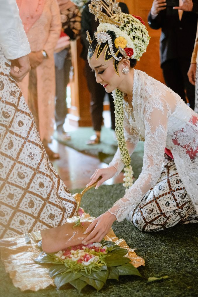 Serba-Serbi Prosesi Panggih, Kental dengan Nuansa Adat - Bridestory Blog