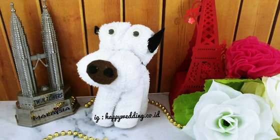 Souvenir Handuk Sapi Packing Plastik oleh Happy Wedding | Bridestory Store
