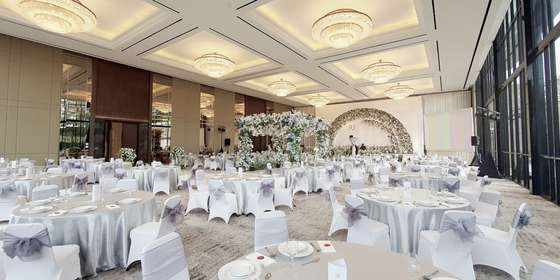 She La Vie Grand Ballroom (Down Payment) oleh Bridestory Flash Deals | Bridestory Store