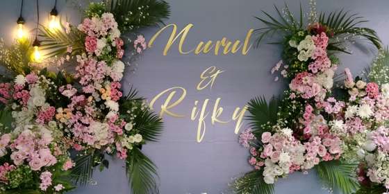 BACKDROP ENGAGEMENT SIMPLE FRESH FLOWERS by Sunflower Decorations ...