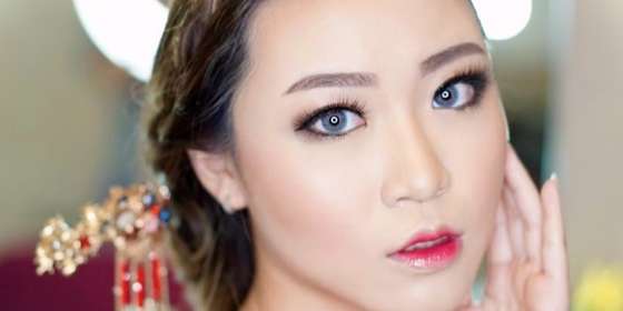 Engangement / Sangjit Makeup & Hairdo oleh CV Makeupartist by Claudia ...