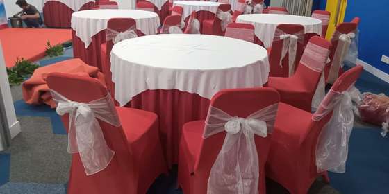 SEWA MEJA BULAT COVER MERAH TOPPING PUTIH JAKARTA UTARA by ...