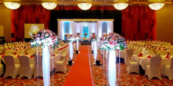 Harga Paket Pernikahan Ballroom Hotel | Bridestory Store