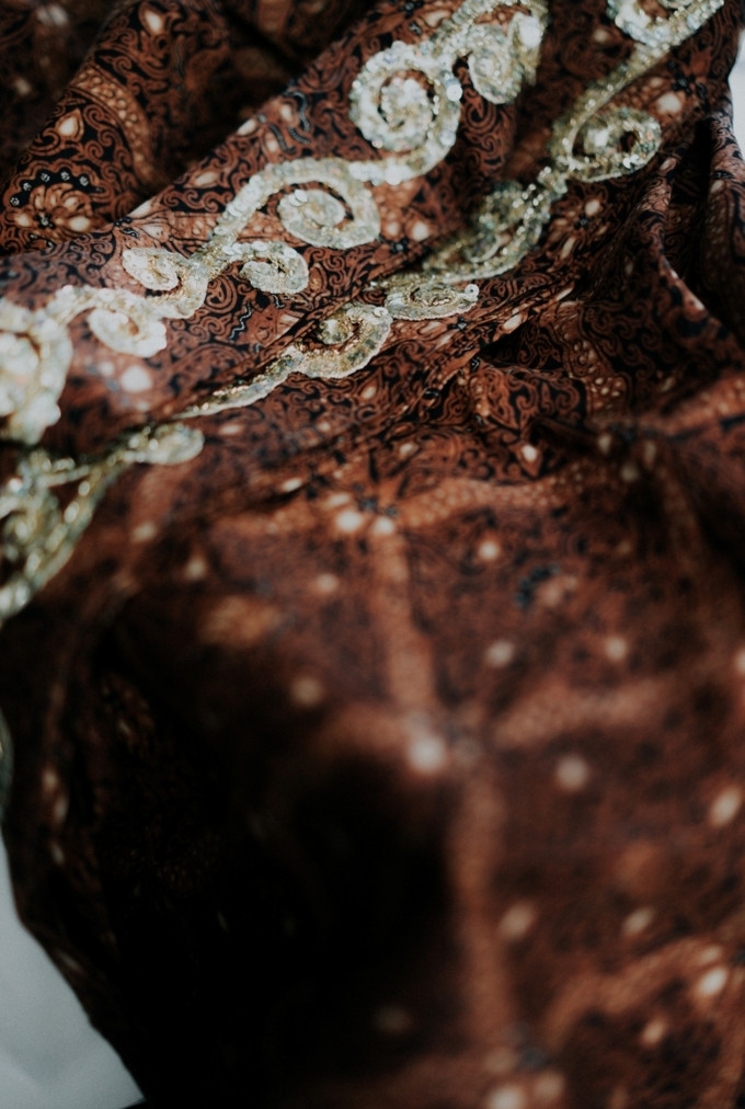 An Elegant Javanese Wedding with Earthy Color Palette - Bridestory Blog