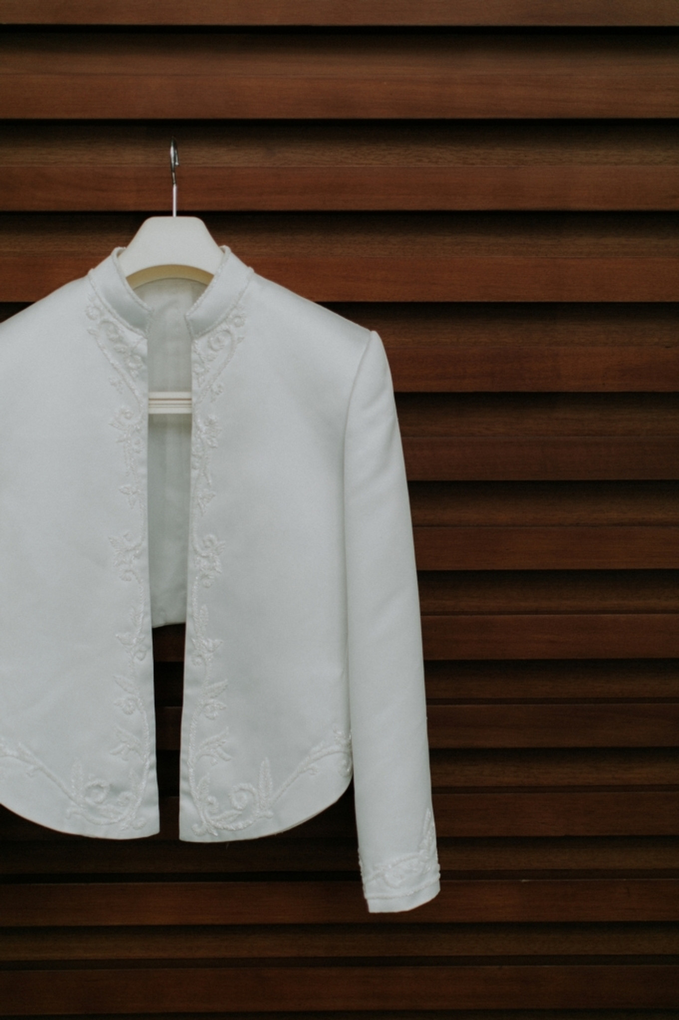 An Elegant Javanese Wedding with Earthy Color Palette - Bridestory Blog